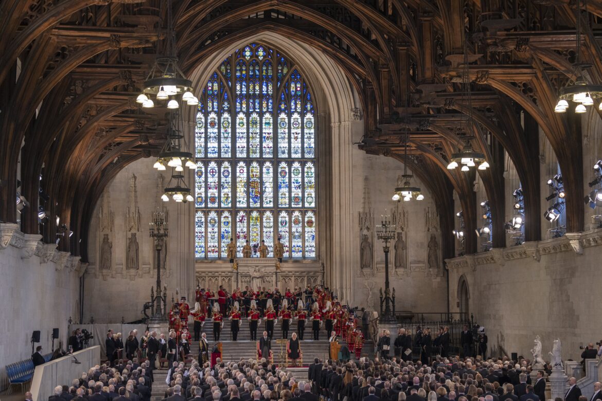 Westminster Hall: A Monument of English History and Architecture – Alan ...